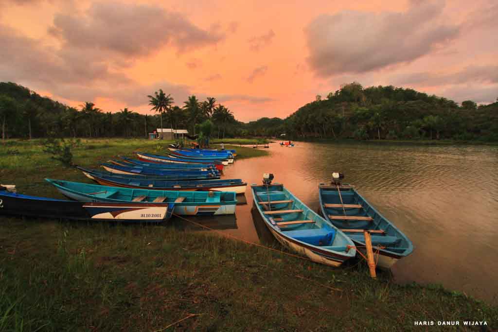 Full day tour Pacitan – Gong cave – Maron river and Klayar beach ...